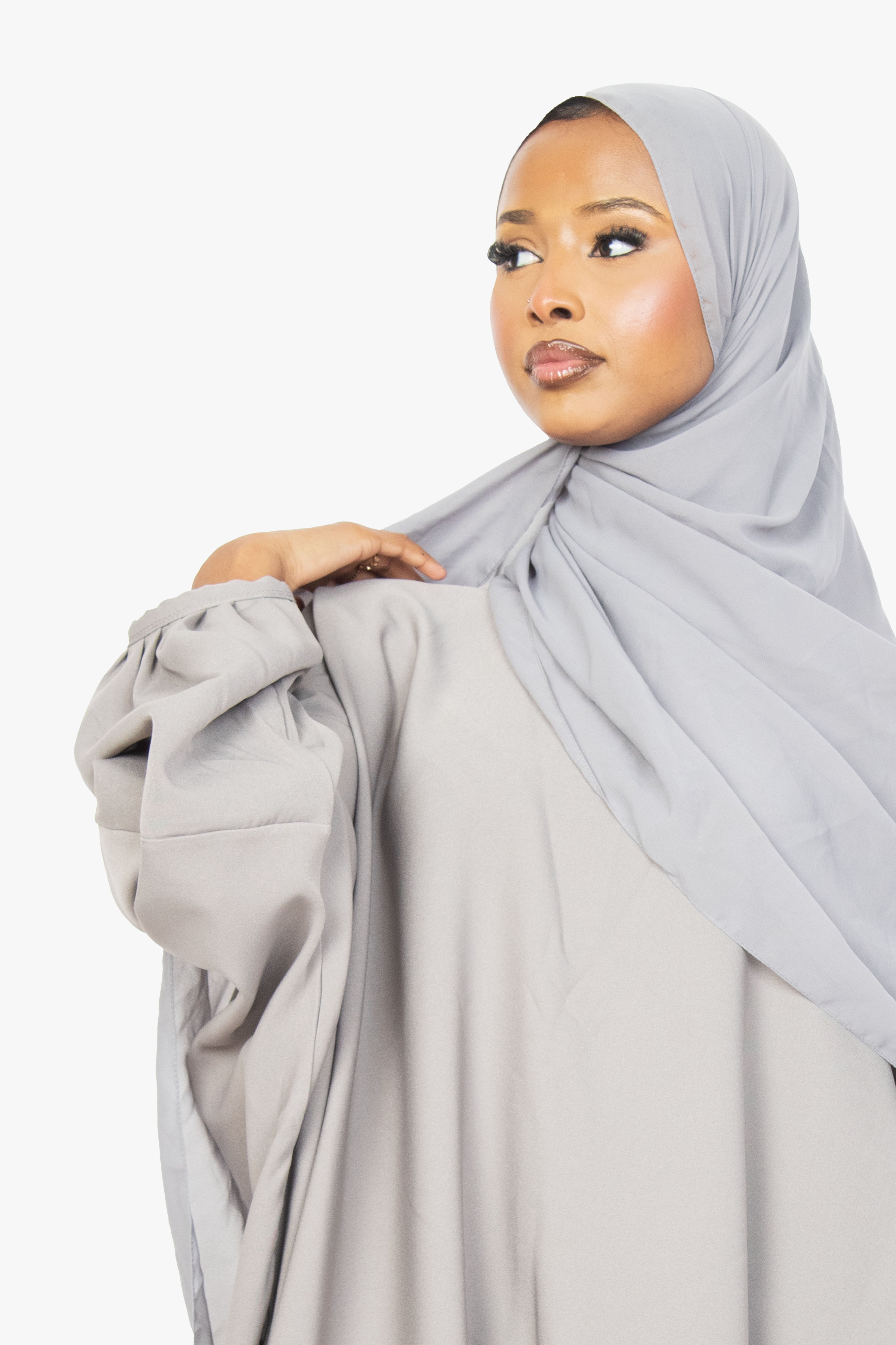 Cloud Grey Batwing Abaya – Jawda